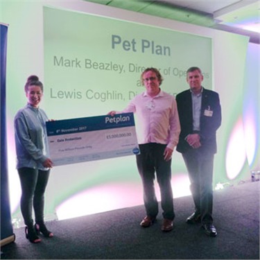 Petplan celebrates £5 million commission for Cats Protection