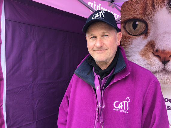 Volunteer with cats | Volunteering | Cats Protection